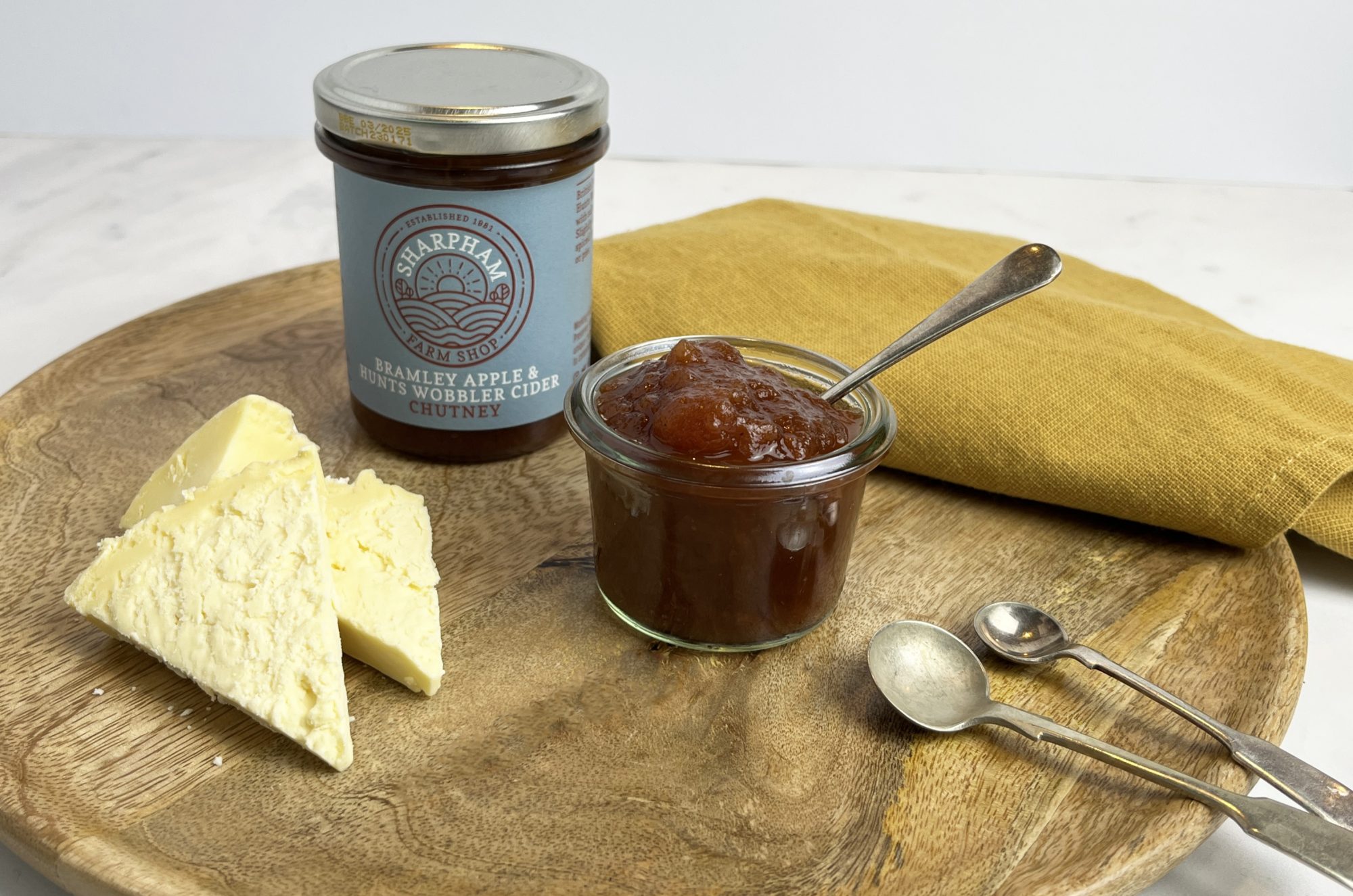 Sharpham Apple & Hunts Wobbler Cider Chutney | Sharpham Cheese